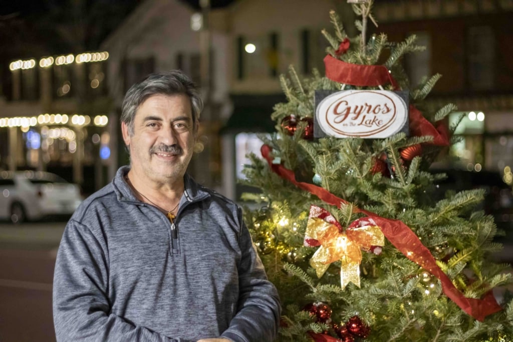 Chamber of Commerce holds friendly Christmas competition in Old Town