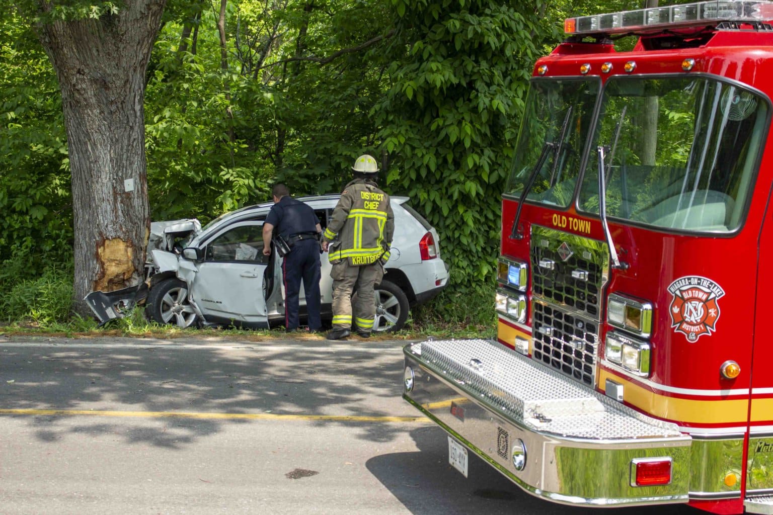 St. Catharines woman, 49, dies after Jeep hits tree on Lakeshore Rd.