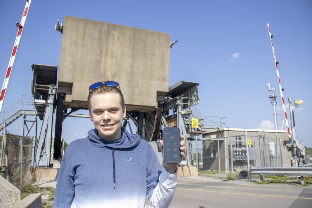 Virgil teen turns heads at Apple with new bridge status app