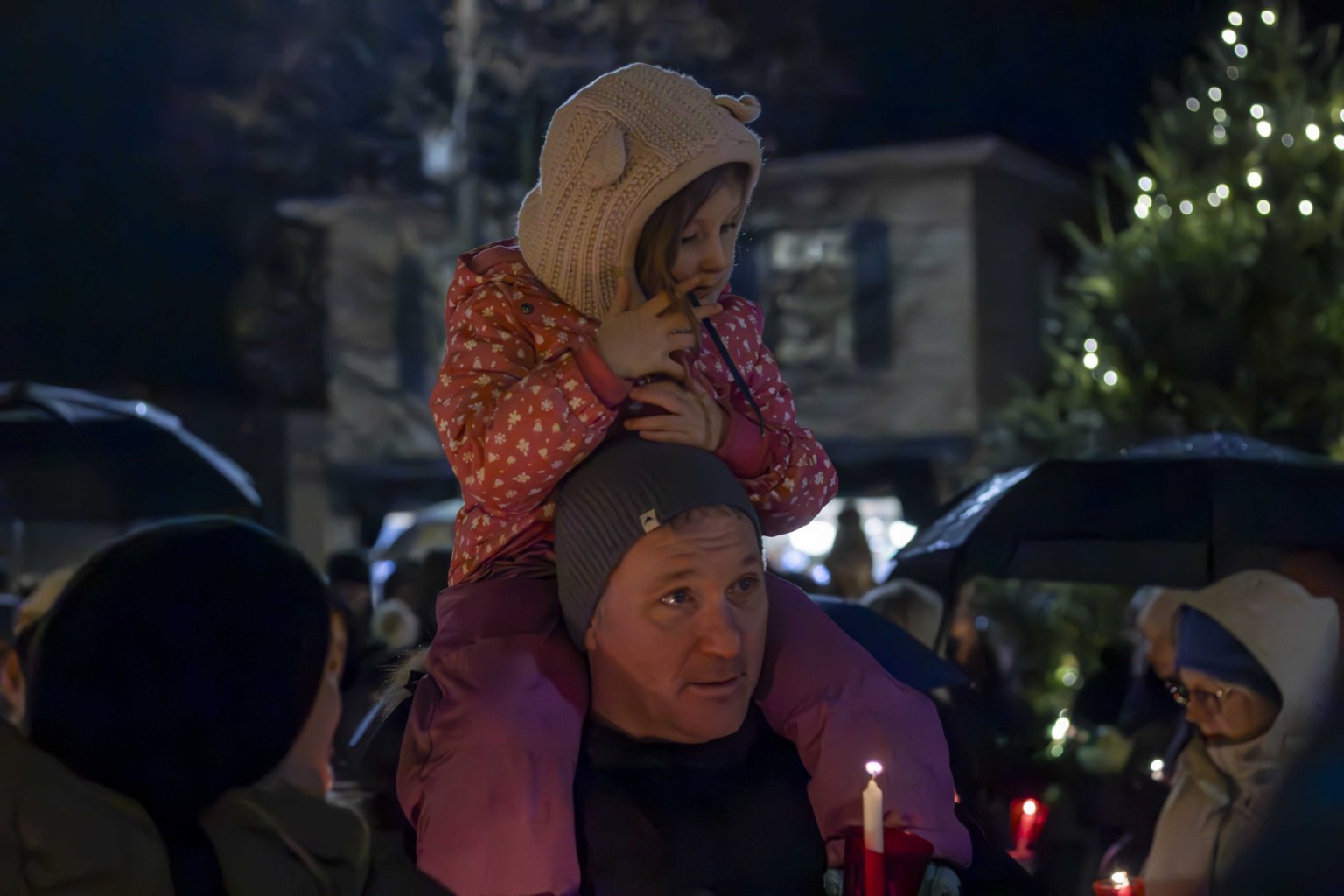 PHOTO GALLERY: Candlelight Stroll shines bright despite rain and cold