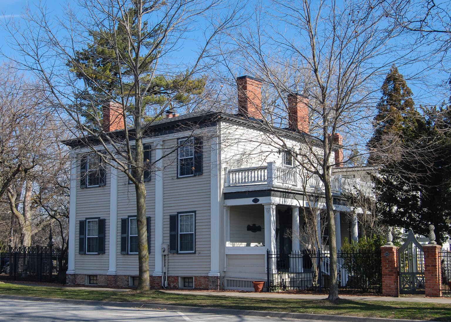 Revised plan to rezone historic property wins approval