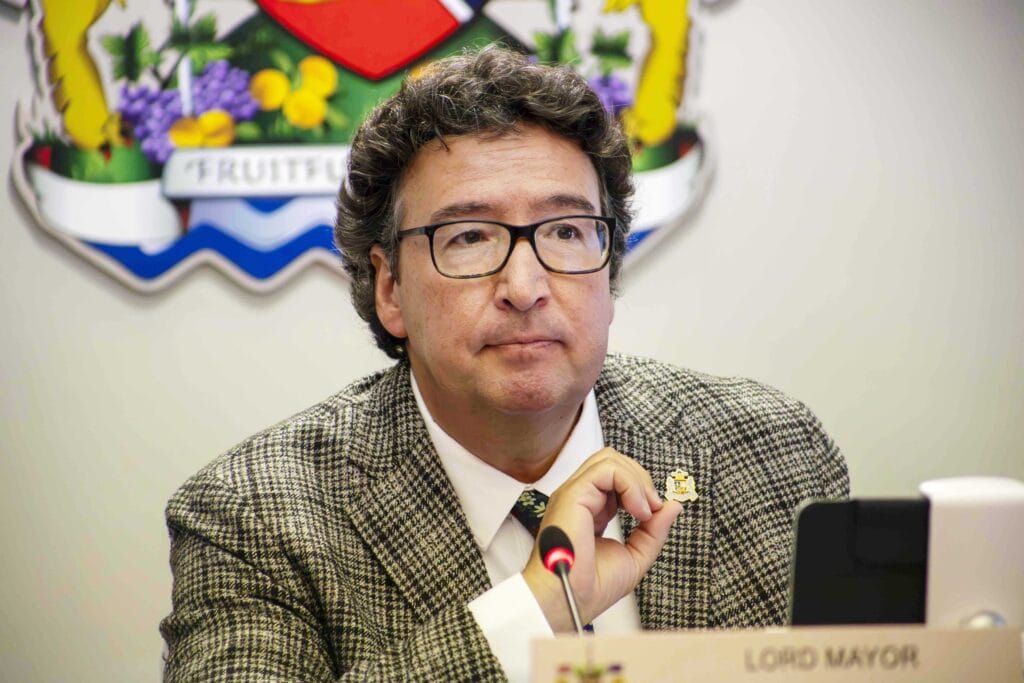 Lord mayor uses 'strong mayor powers' to give CAO back old powers